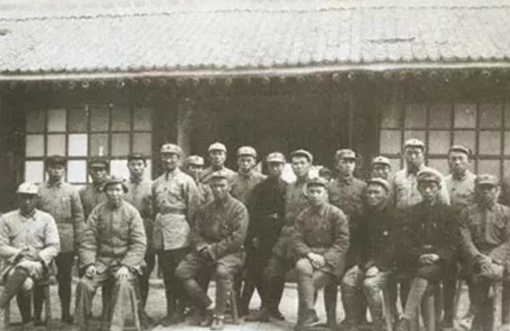 In 1986, Hu Yaobang received a special document, Hu Yaobang: Lei Yingfu ...