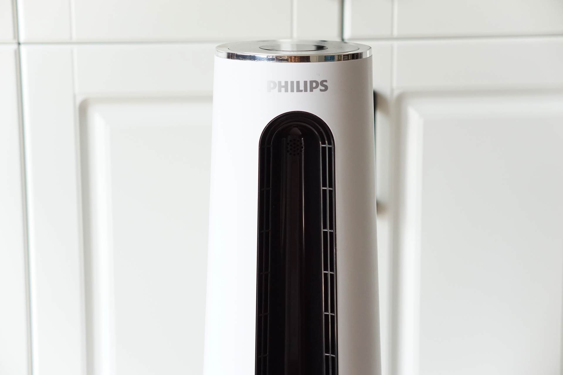 The wind is loud and the sound is quiet, and the bladeless tower fan is ...