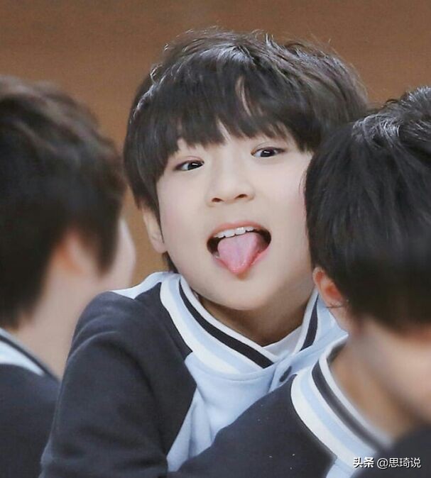 "Lovely God" Zhang Junhao: He became famous at the age of 3, went to ...