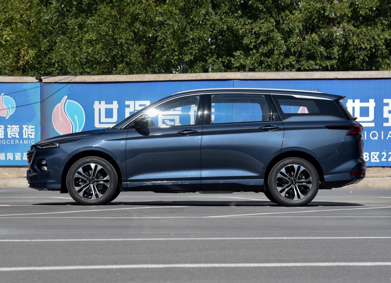 A four-seater family car with high-end feelings, take you to see Wuling ...