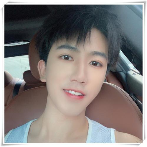 In order to bring the goods live, Zhang Di shakes out a lot of the ...