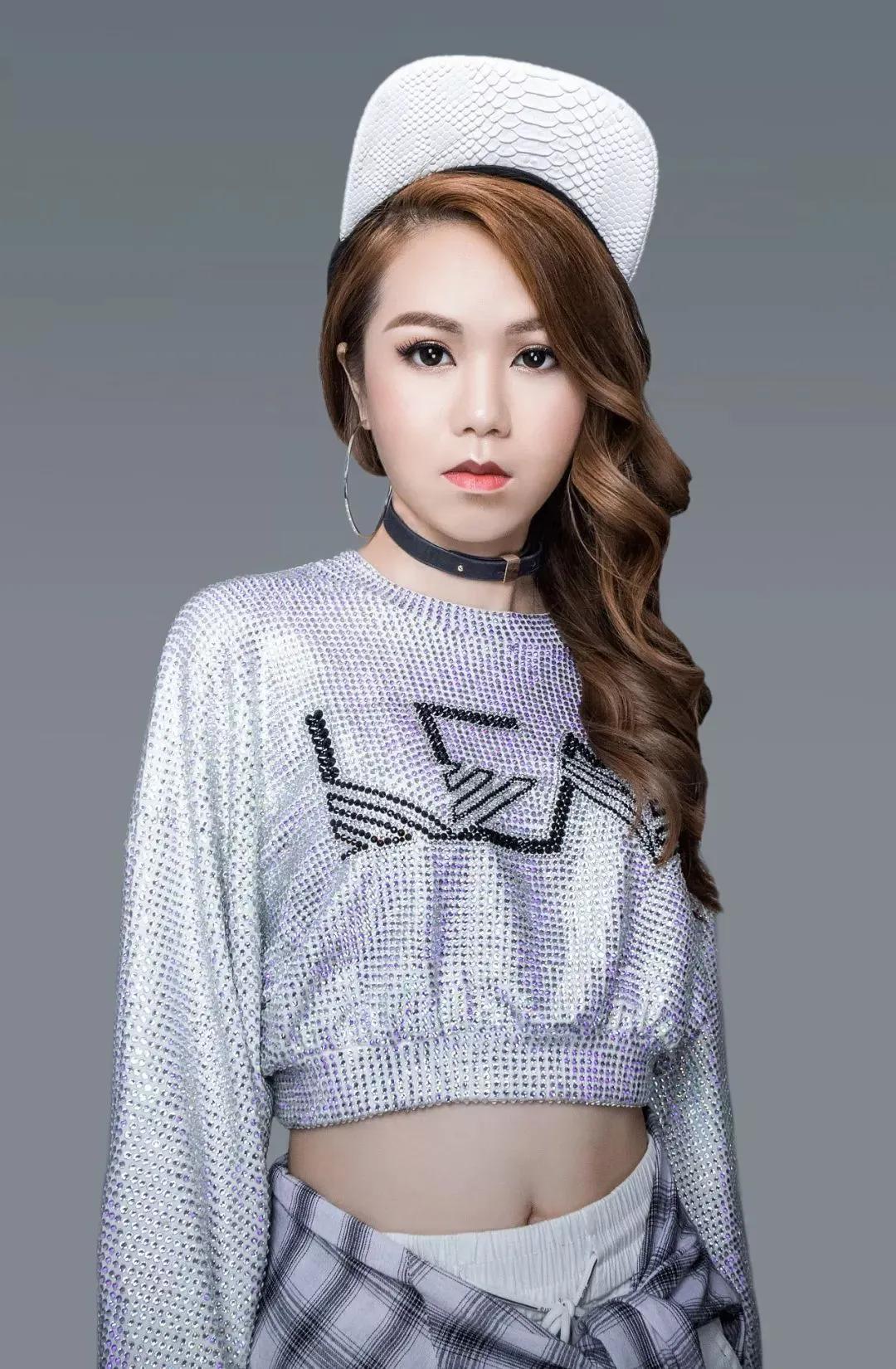 Wallpaper: Deng Ziqi - iMedia