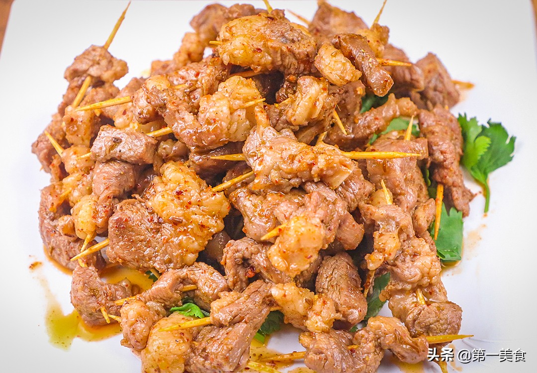 The chef teaches you how to make toothpicks and lamb. There are skills ...