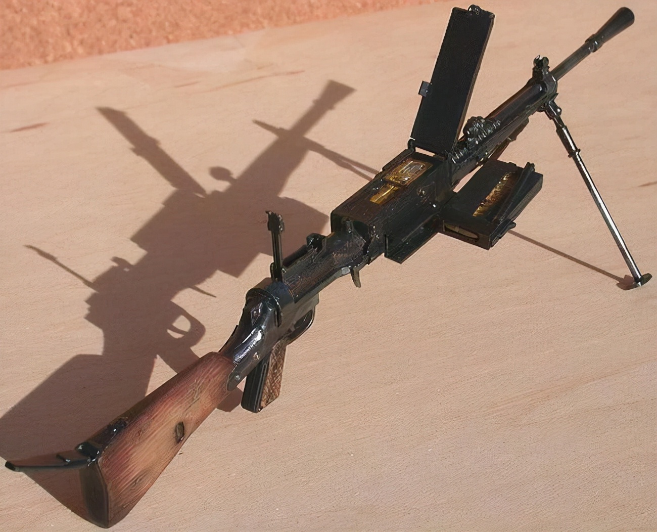 It's worse than I can't lose—Italian Breda M1924/1930 light machine gun ...