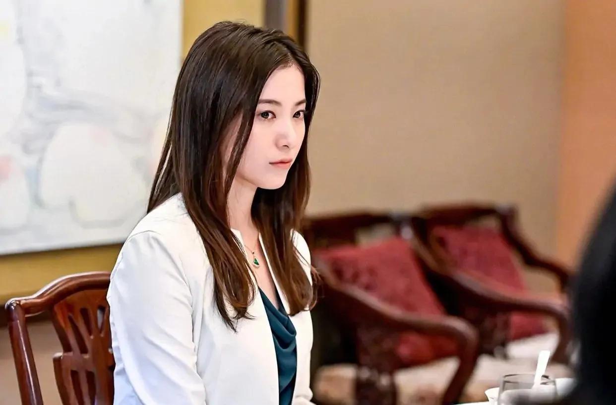 Powerful actor Yoshitaka Yuriko, raised by his father, can't remember ...