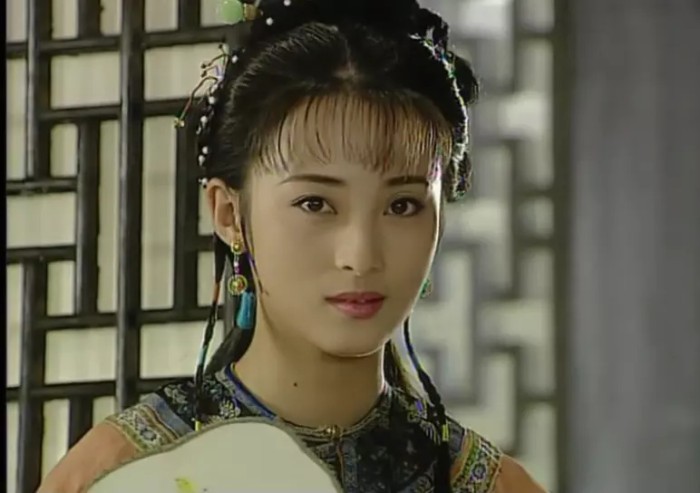 Jiang Qinqin from the young to the big: It's not ashamed to grow old ...