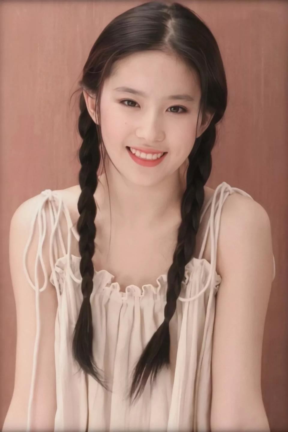 "Mother Tianxian" Liu Xiaoli: gave birth to Liu Yifei at the age of 28 ...