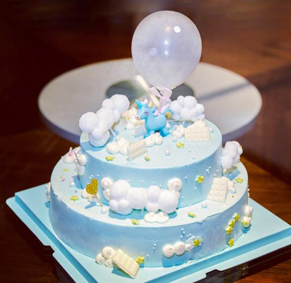 Qin Hailu and her husband Wang Xinjun celebrate their birthday, and the ...