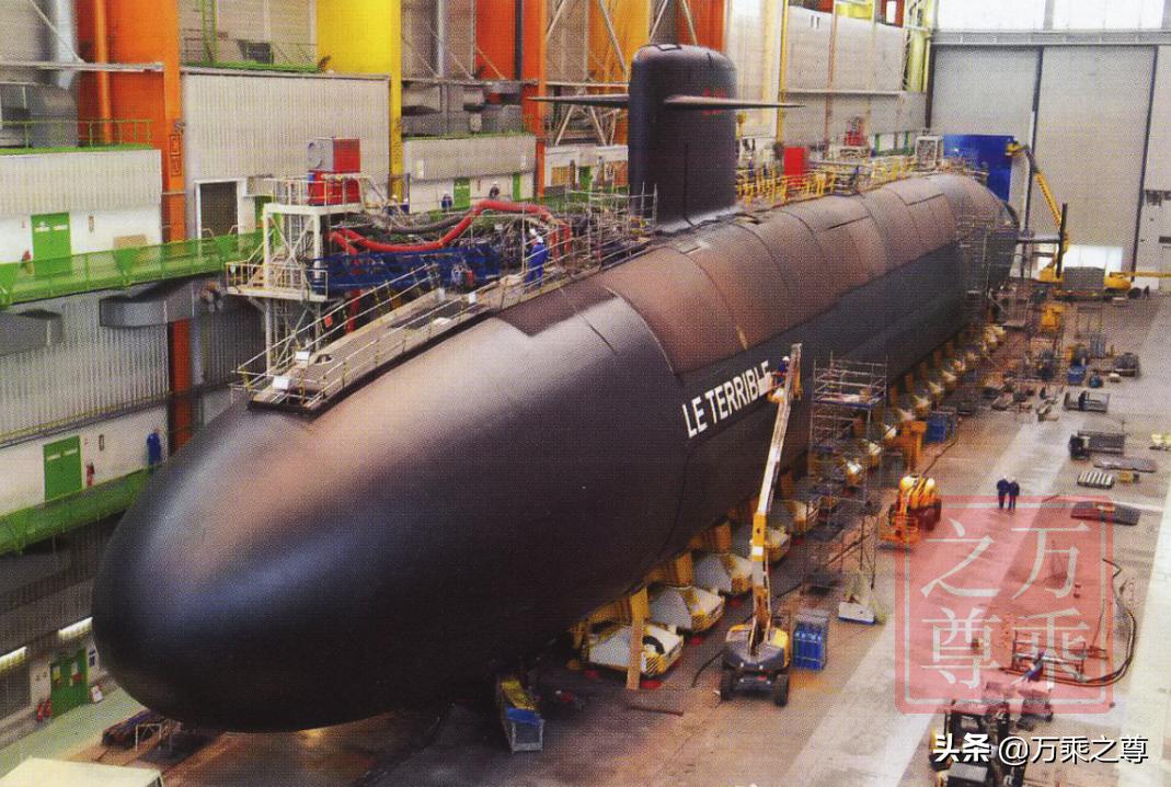 The visible gap compares the design of ballistic nuclear submarine that ...