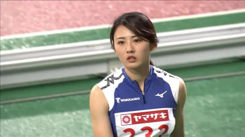 The Japanese goddess of track and field, Xiaoyu, sunflower water micro ...