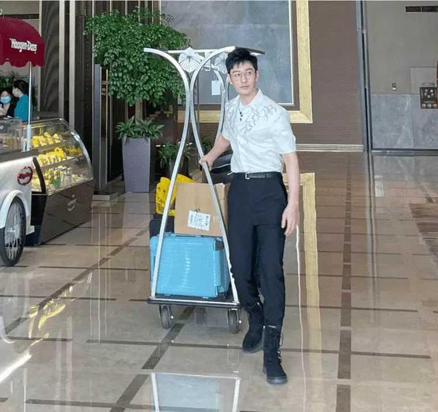 Huang Xiaoming finally stopped hiding and responded positively to his ...