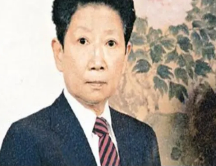 In 1946, Kong Lingjun was molested by Long Yun's son. The two sides ...