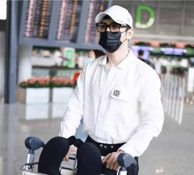 Huang Xiaoming finally stopped hiding and responded positively to his ...