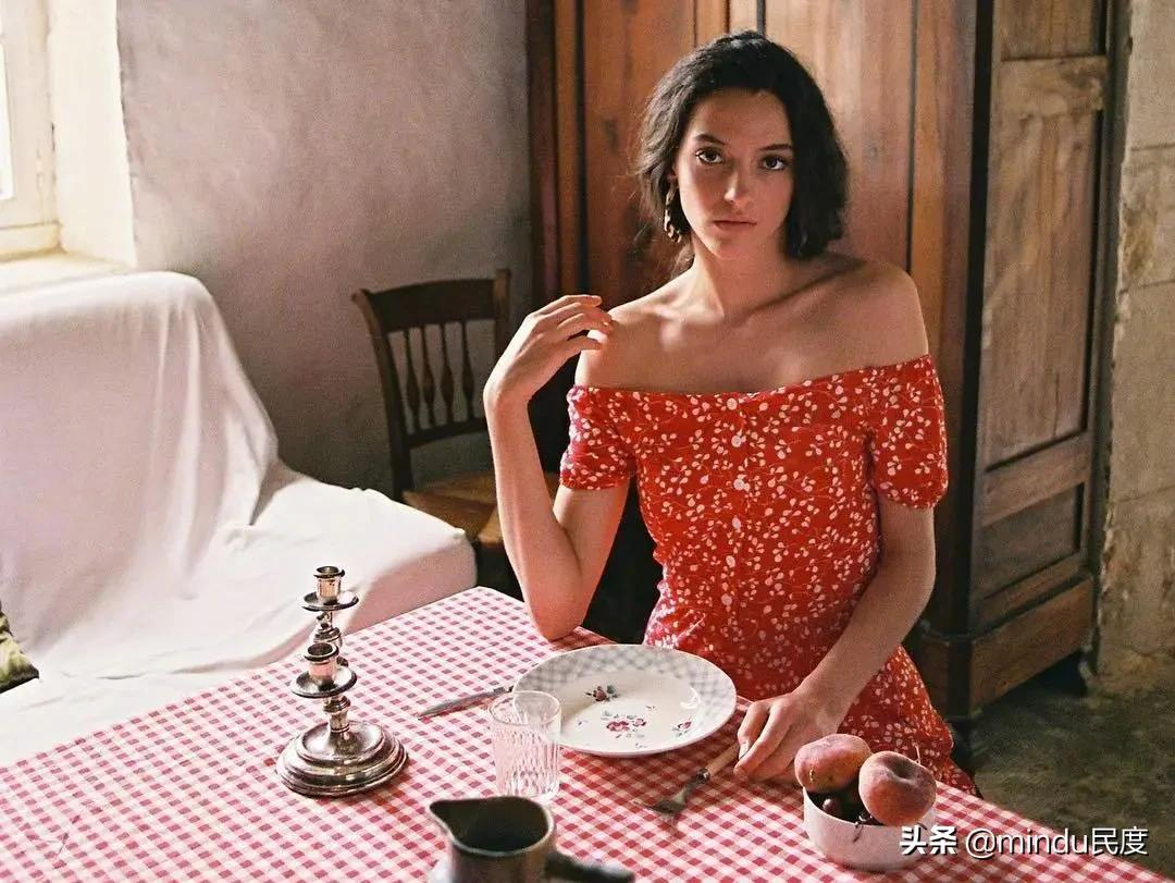 Yi Mengling, the goddess of Douyin who is learning all over the network ...