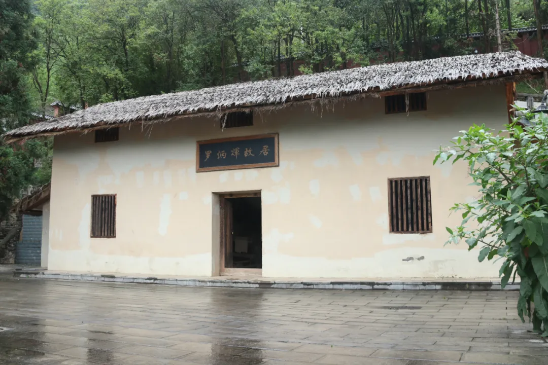 He is the "Shen Xing Tai Bao" in the army, winning streak in a row, and ...