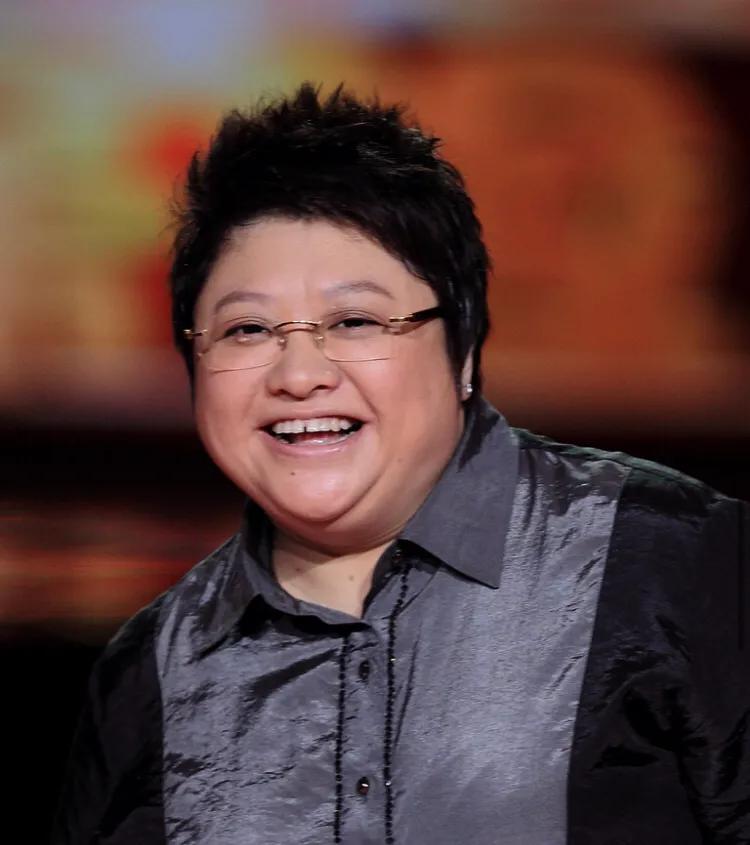 The philanthropist Han Hong, who has donated more than 1 billion in ...