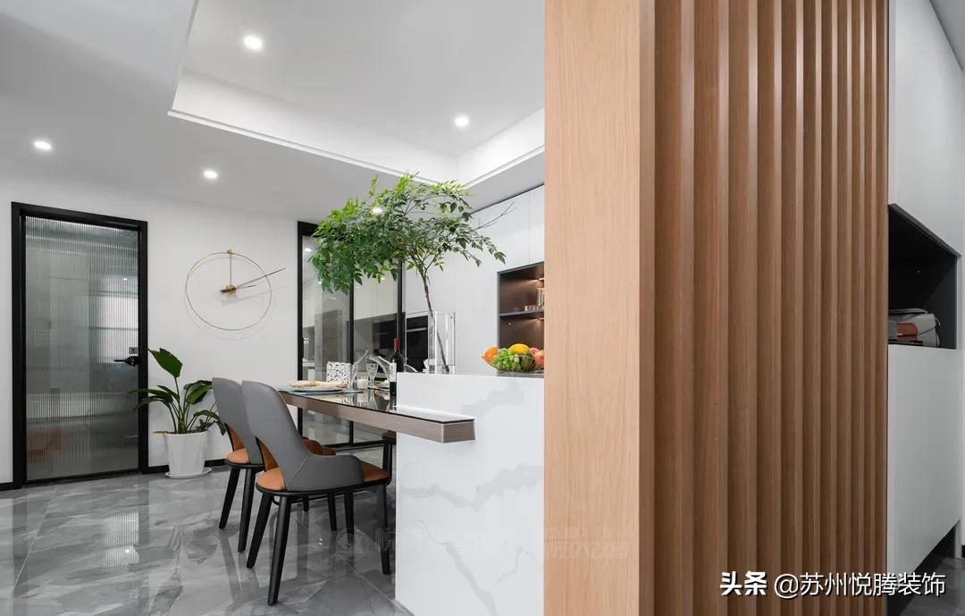 The 115-square-meter old house is transformed into a poetic beauty of ...