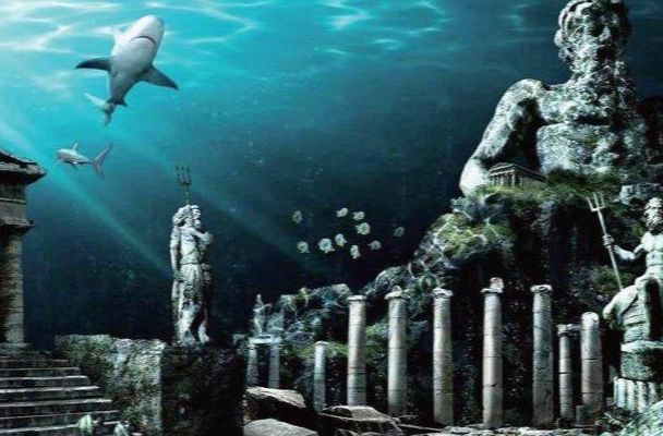 Mysterious glass pyramid under the sea - iMedia