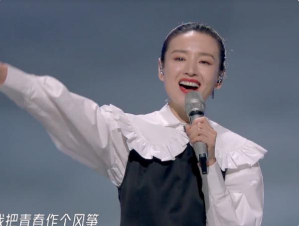 Pan Yueming took his 37-year-old girlfriend to shop, and walked with ...