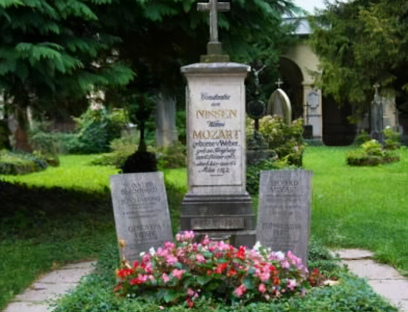 After Wang Ming died of illness, why was he buried in Moscow, and the ...