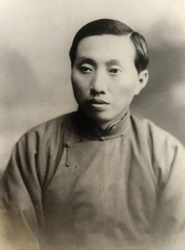 In 1924, why was Tagore being denounced by Chen Duxiu as a "shemale"?To ...