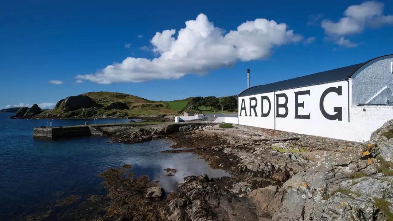 The thriving Scottish Islay peat whisky - iMedia
