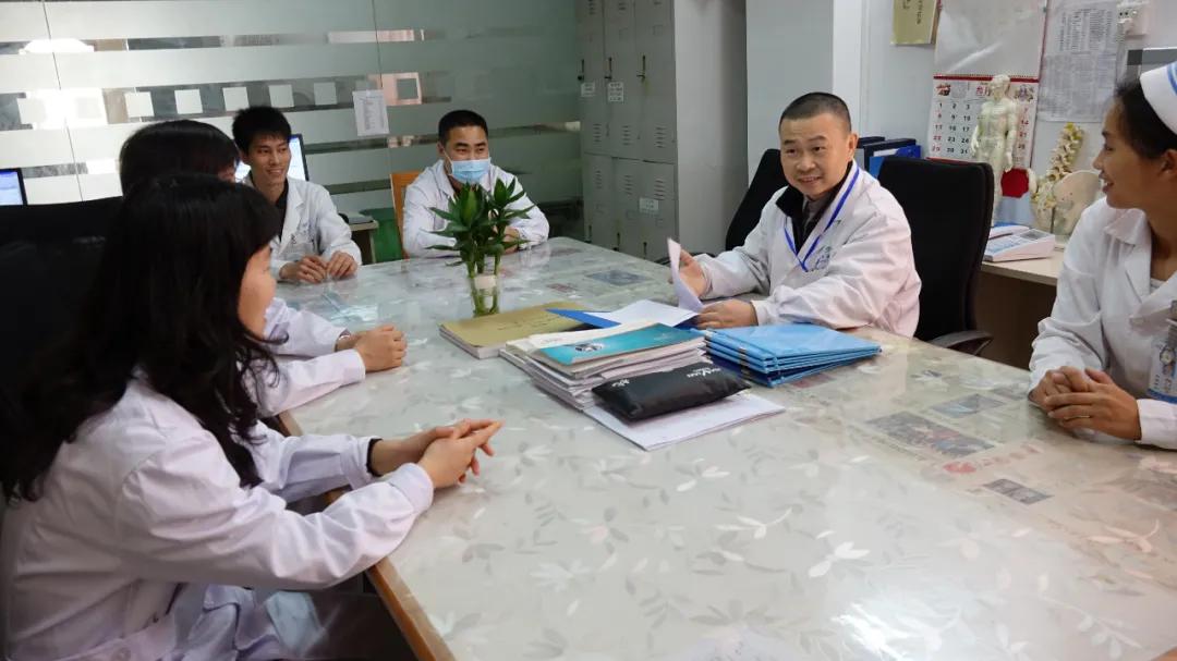Zeng Xiaozhi: Always be the "little doctor" of the people - iMedia