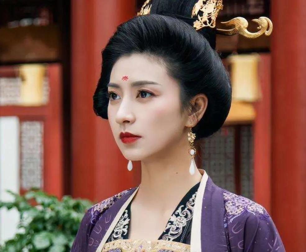 Because Zhen Huan's biography is well known, she has worked with Sun Li ...