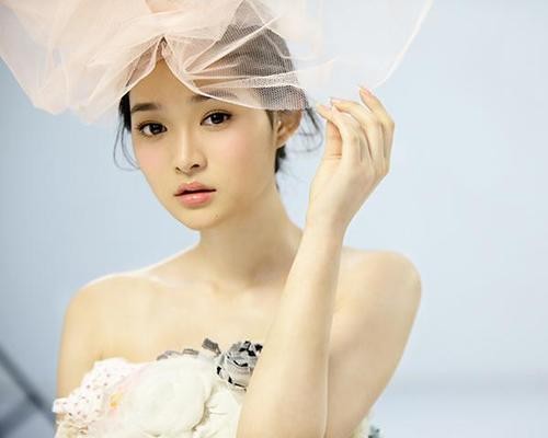 He Zhuoyan's new drama started, and he participated in the same show ...