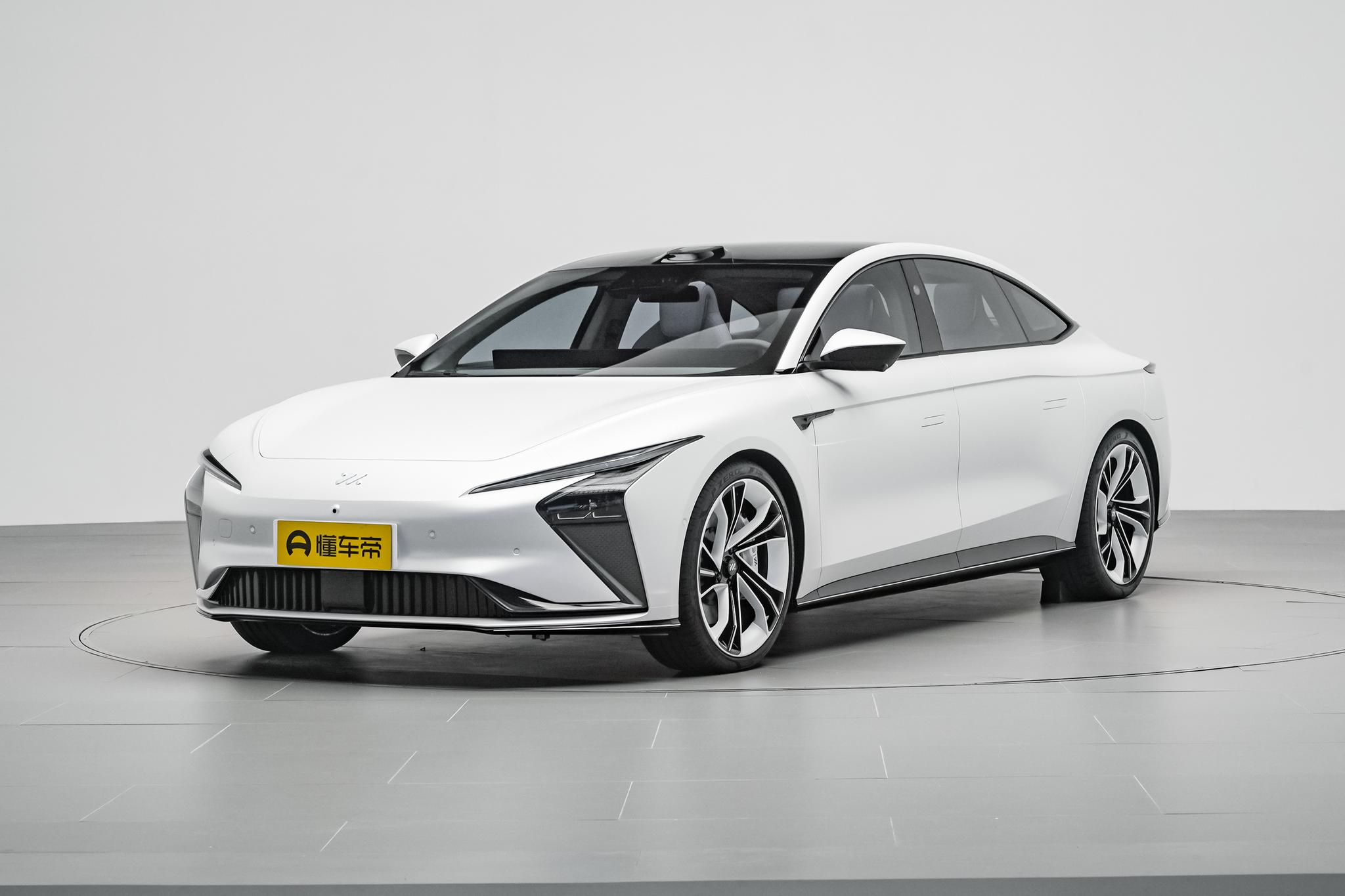 Zhiji L7 medium and large high-end electric car: good looks, how strong ...