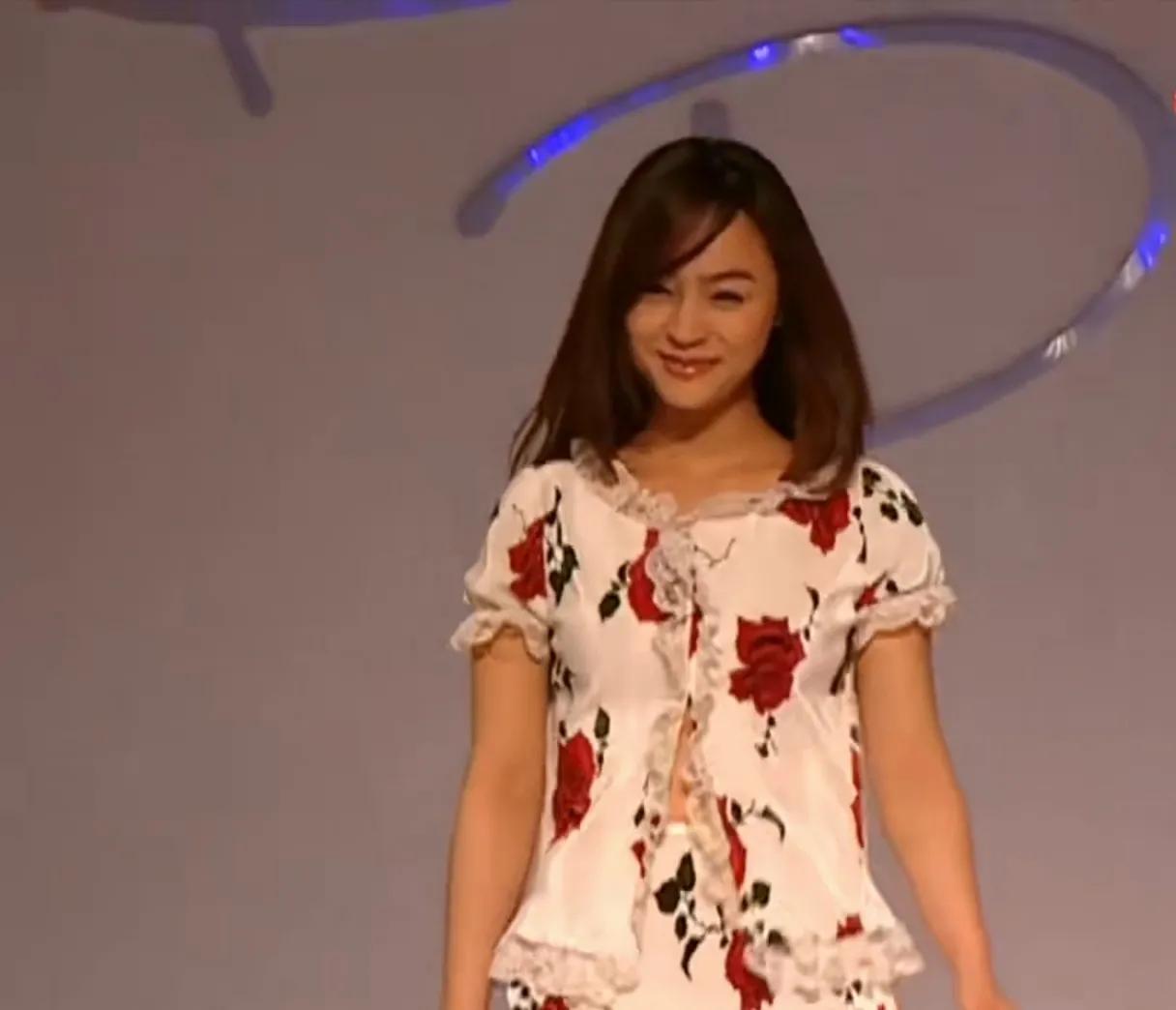 "Miss Mermaid" Rui Ying's outfit - iMedia