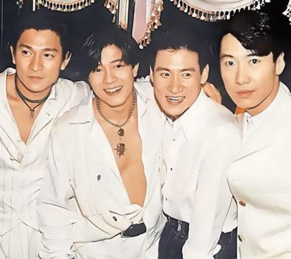 It's been a long time!55-year-old Liming's partner Zhang Fengyi makes a ...