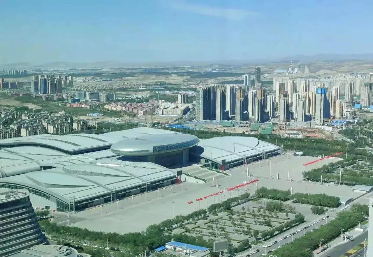 The Urumqi Cultural Center is on fire, and the new landmarks are ...