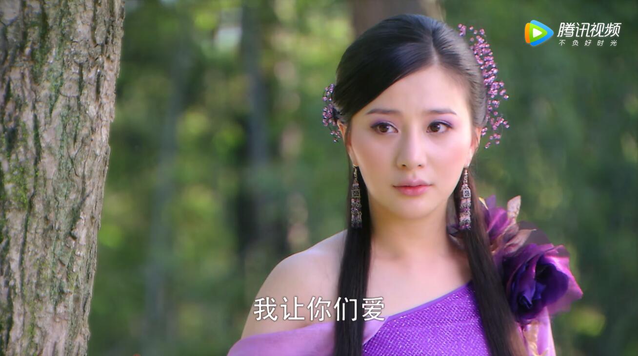 "Rose Fairy" Xiong Naijin took a selfie with flowers, her face was ...