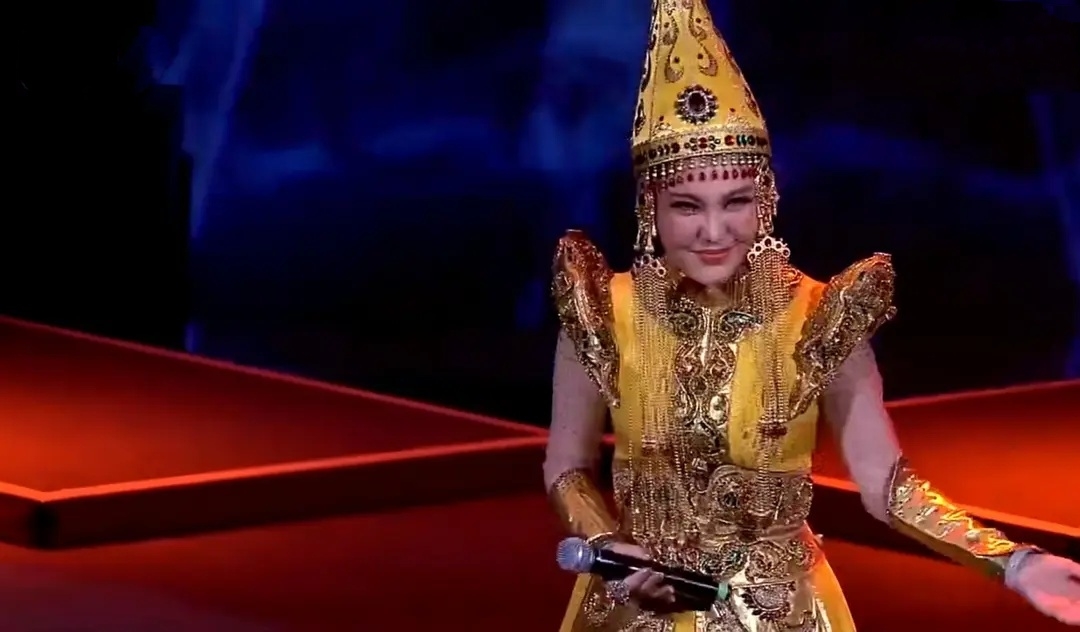 Singing broken sound but sitting firmly on CCTV sister, as a stand-in ...