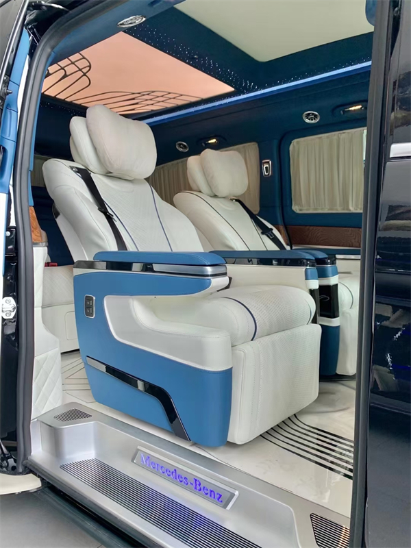 Mercedes-Benz Vito high-top seven-seater commercial vehicle, Shanghai ...