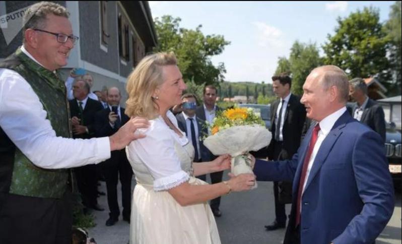 Strongman Putin: What is Russia's gains and losses in the Crimean ...