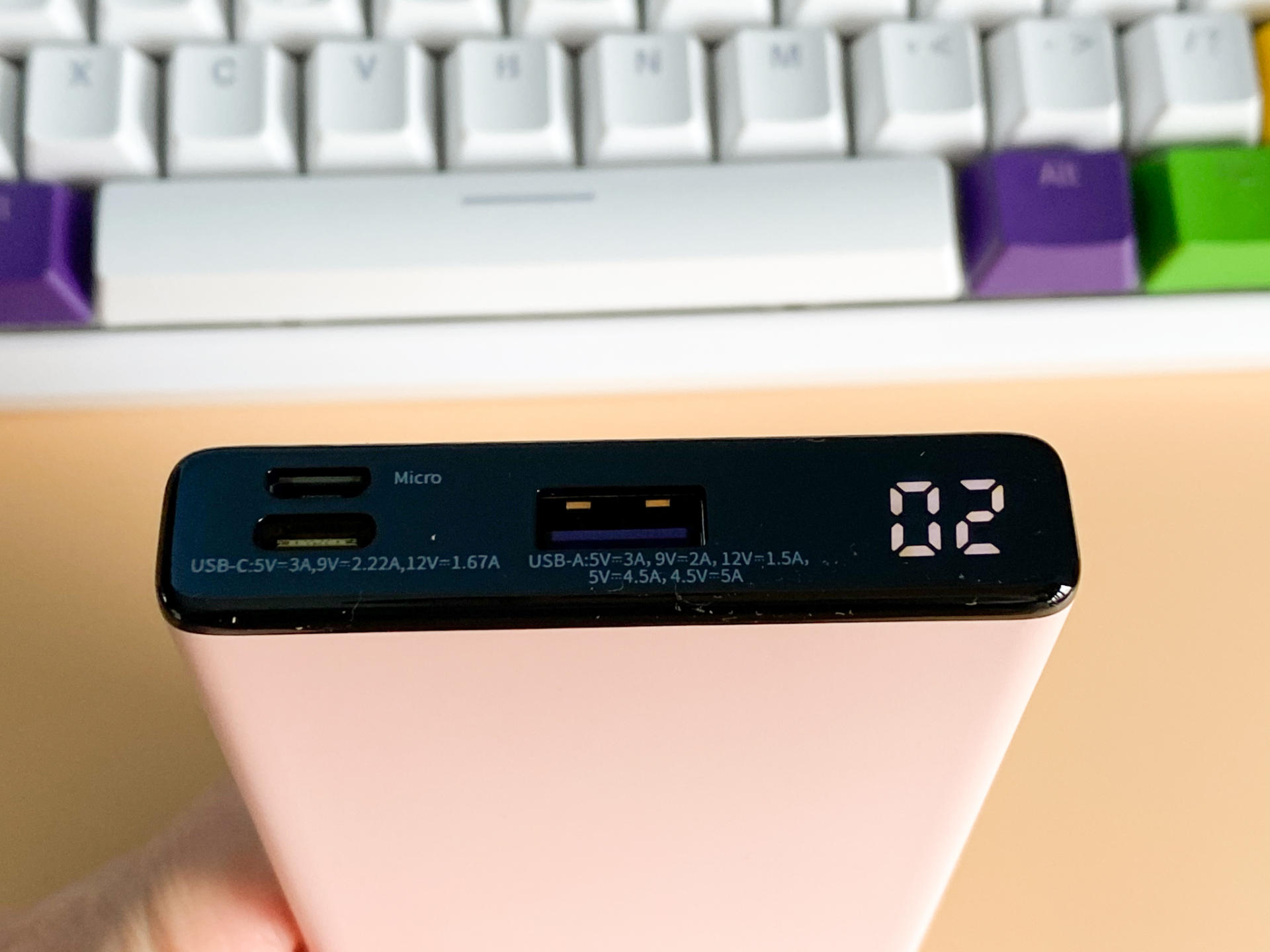 What is important when choosing a power bank? Is it good value or fast ...