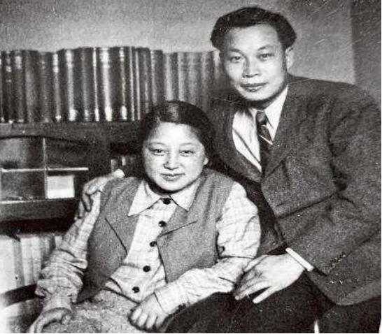 Young student bully He Zehui, a 25-character love letter to marry Qian ...