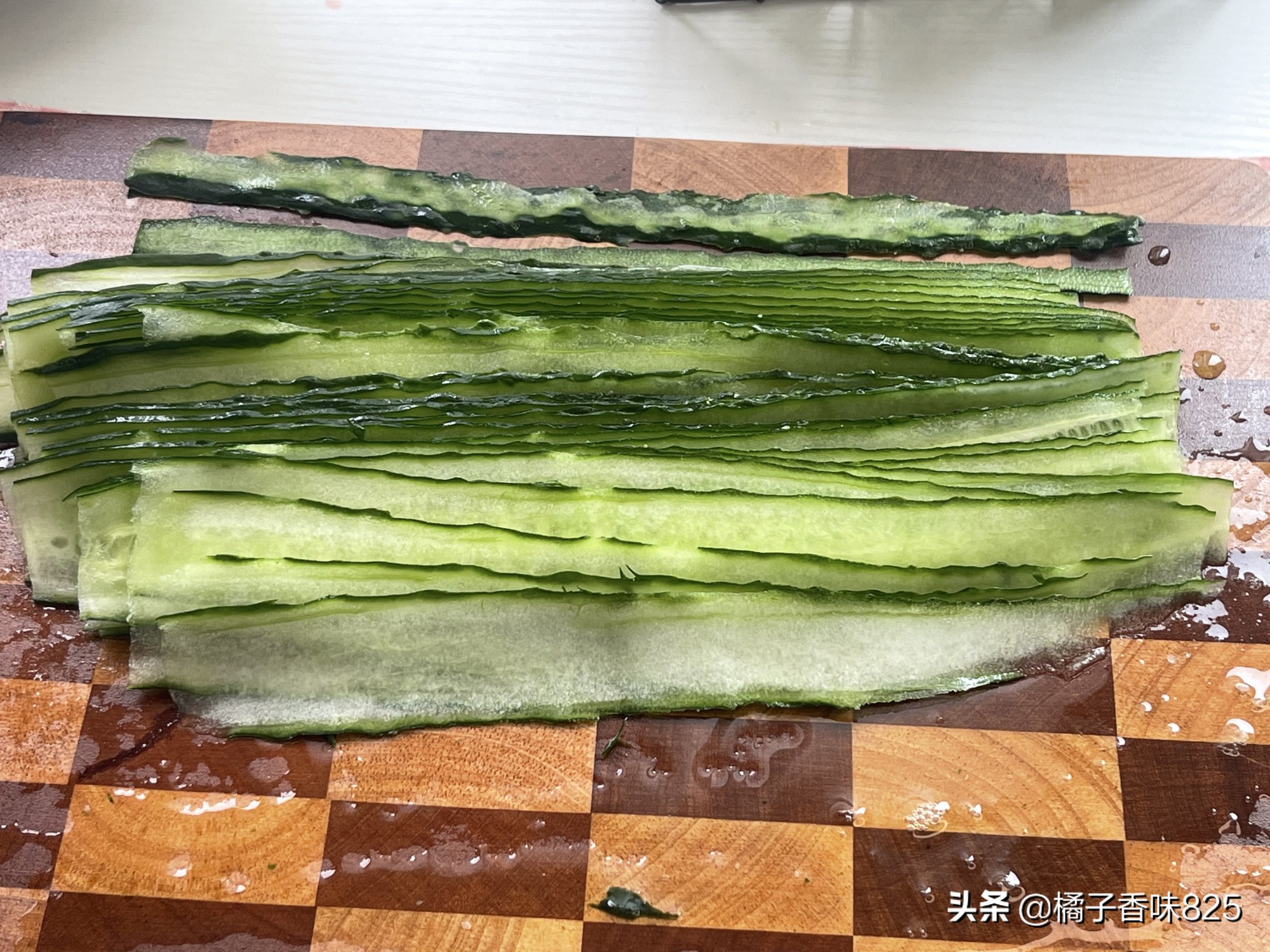 Cucumber is a new way to eat, it is the perfect pair with Sprite, sour ...