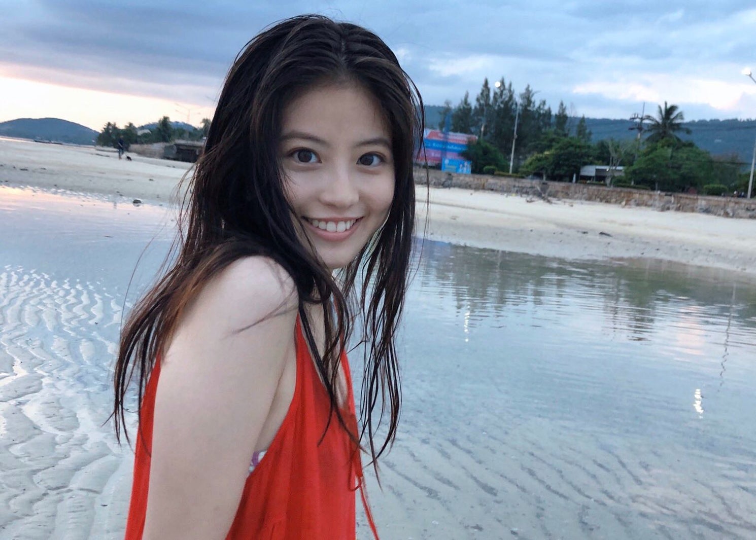 Mio Imada has released a public photo album "The Last Shots" with ...