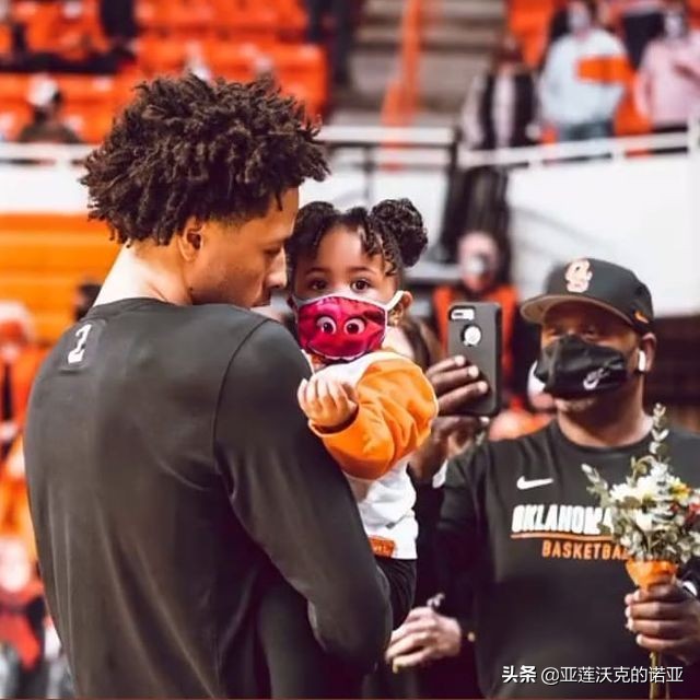 NBA champion favorite Cunningham posted a photo with his daughter to ...