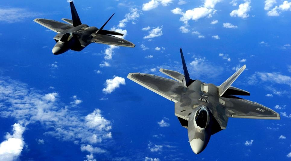 In a vain attempt to "kick open the door of China" with 25 F22 fighters ...