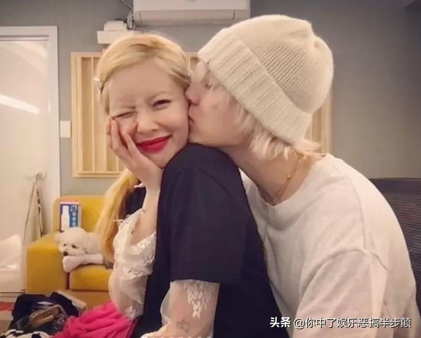 Hyuna is getting married?A man picks up the bridal bouquet while his ...