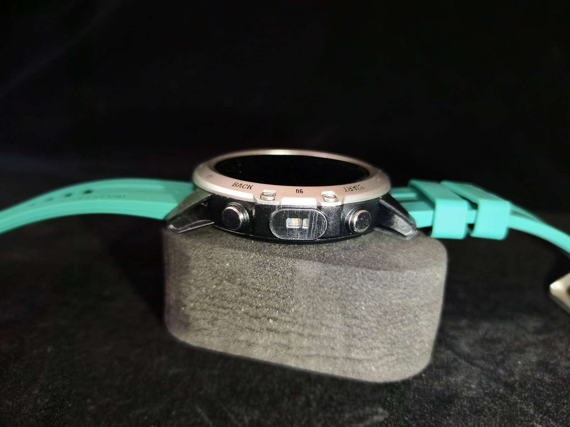 dido E8 sports smart watch to monitor your health - iMedia