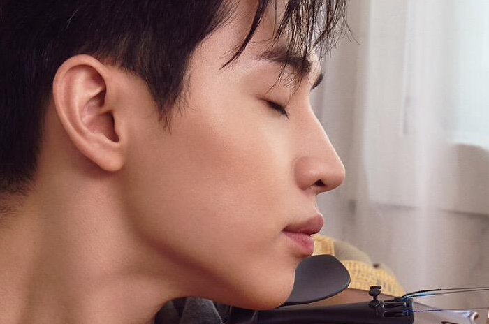 The recently soaring post-85 male star, Zhu Long Ren Jialun and Dou ...