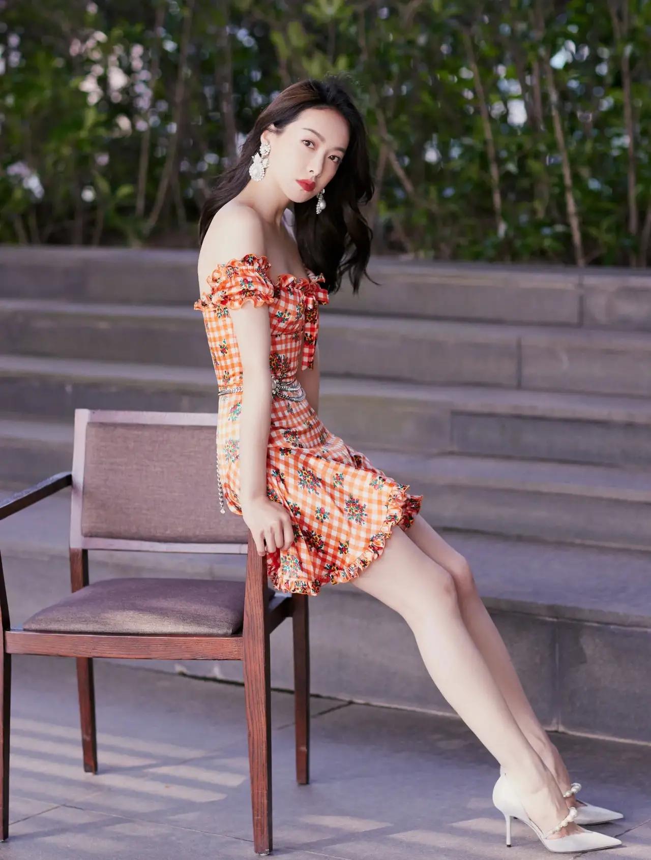 Nazarin, Yoona, Wu Xuanyi, Li Yitong, Zhao Liying, Yang Mi, Huang Shengyi, Song Qian, An Yixuan ...