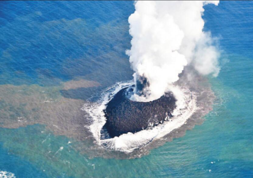 Why can submarine volcanoes erupt in the sea, can't the sea water ...