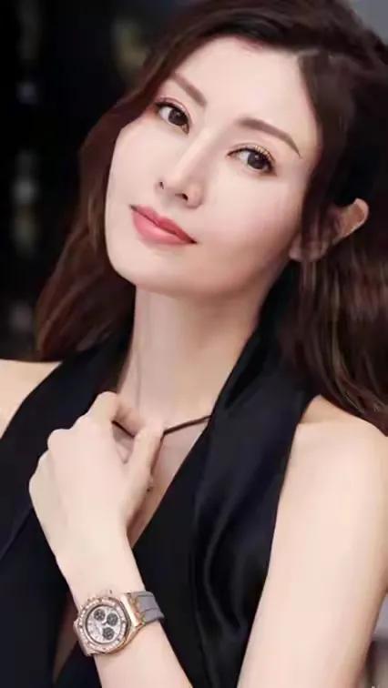 Li Jiaxin's stunning photo shoot - iMedia