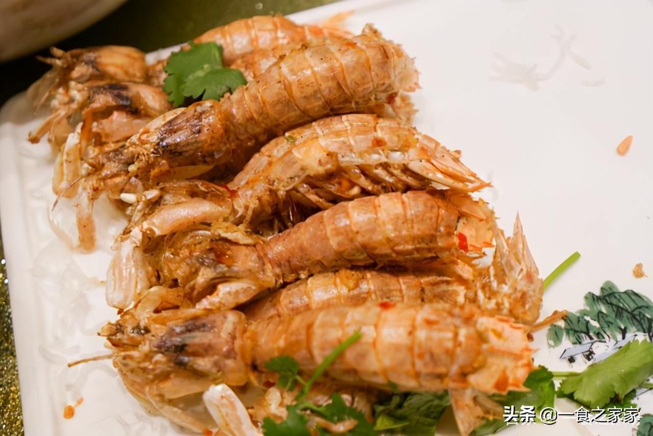There are several special delicacies worth tasting in Wenzhou. Apart ...
